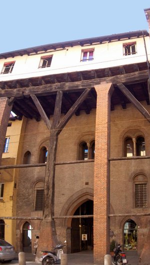 Casa Corte Isolani Bologna Italy Map The Seven Secrets Of Bologna + 1